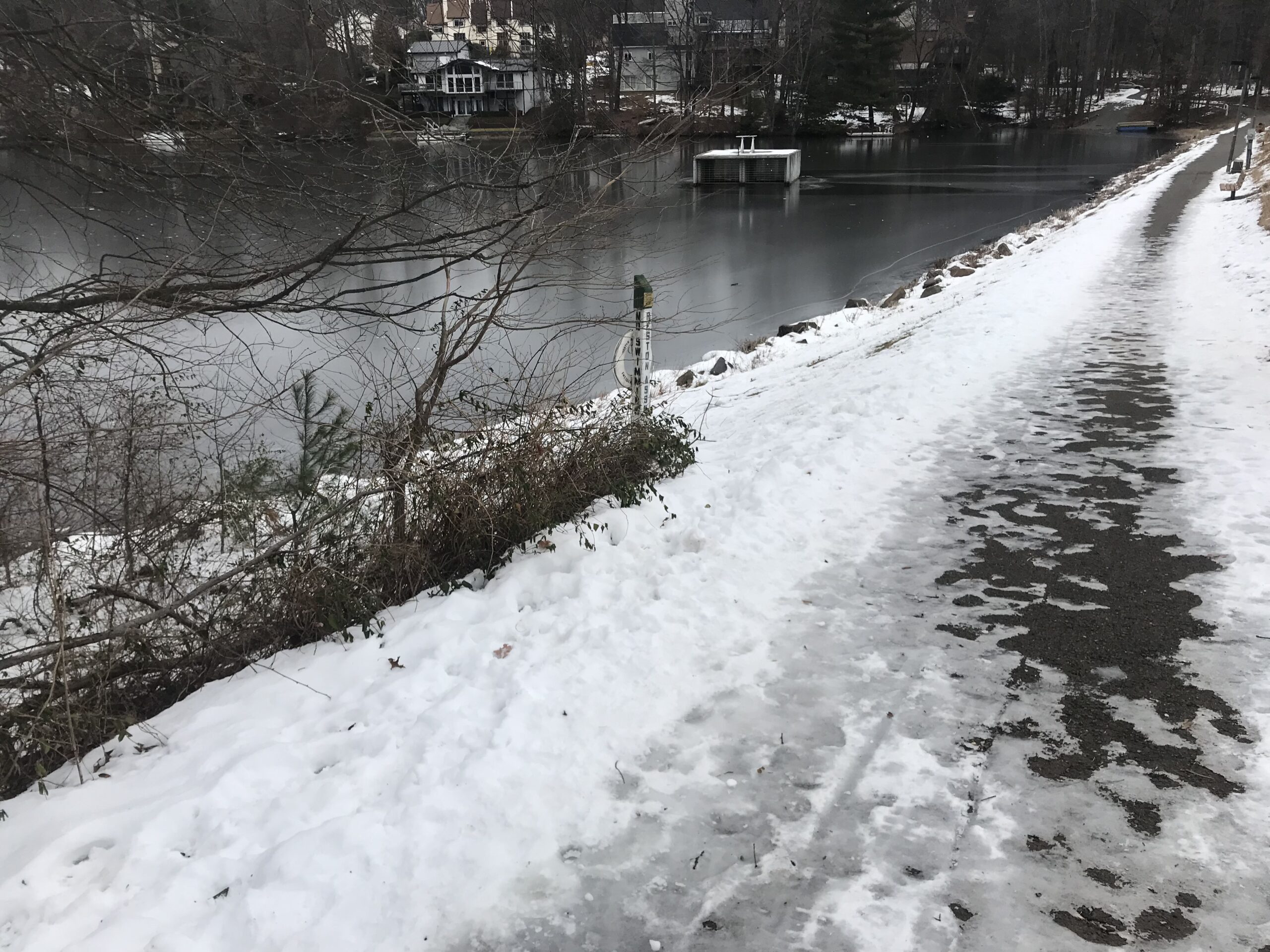 Mincing Steps - A Walker in the Suburbs